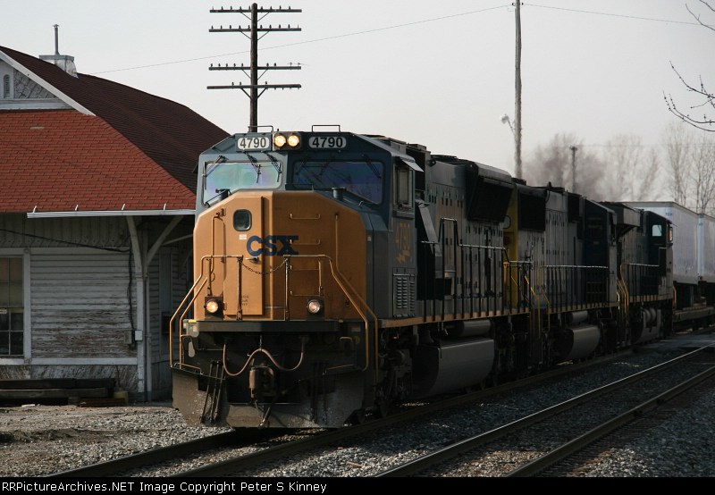 CSXT Train Q11030